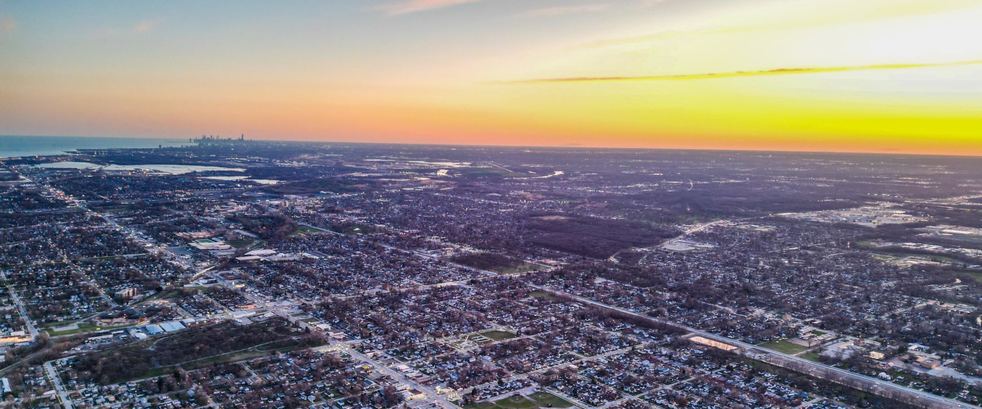 What city borders illinois and indiana?